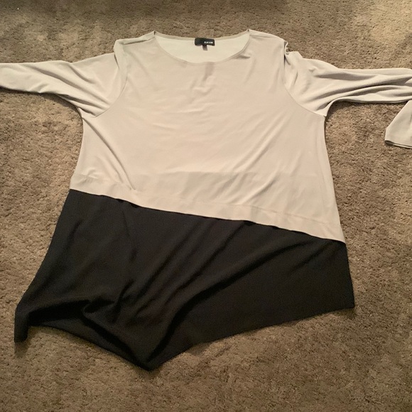 Sun Kim | Tops | Sun Kim Grey Black Extra Large Silk Like Material With ...